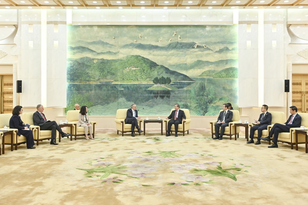 Ren Hongbin Meets with Roy Jakobs, CEO of Royal Philips of the ...